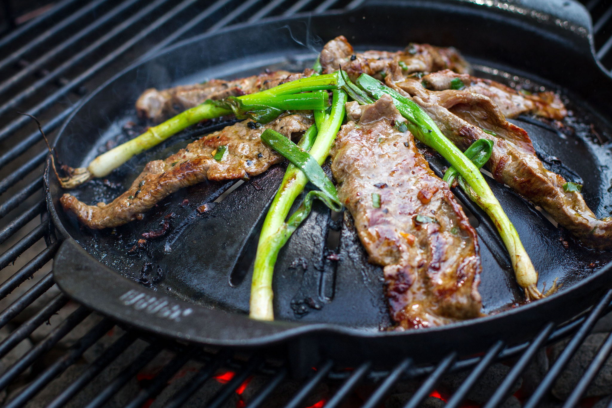 Die optimale Grillpfanne - was gibt es zu beachten? - Burgerprofis.com